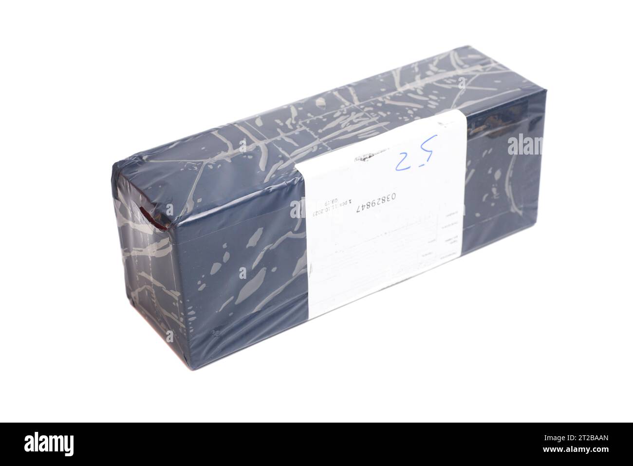 Closed and taped cardboard box Stock Photo - Alamy