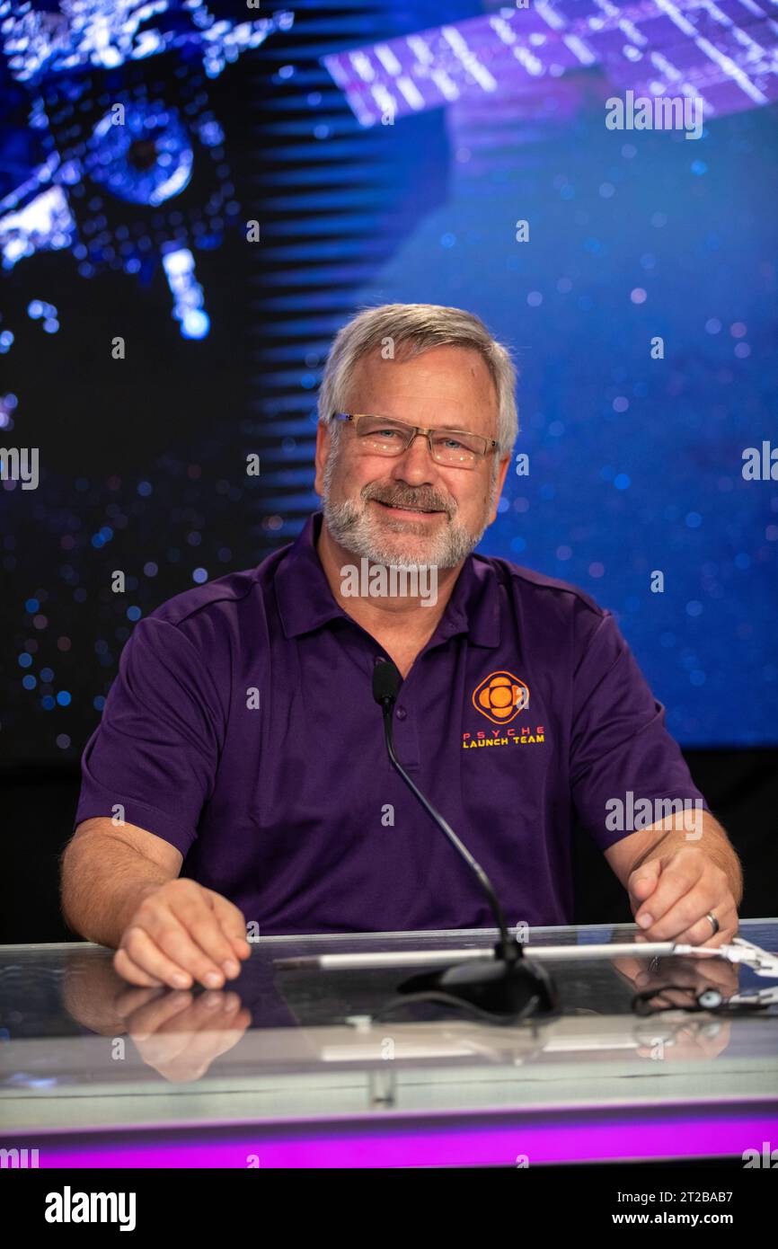 Heavy propulsion hi-res stock photography and images - Alamy