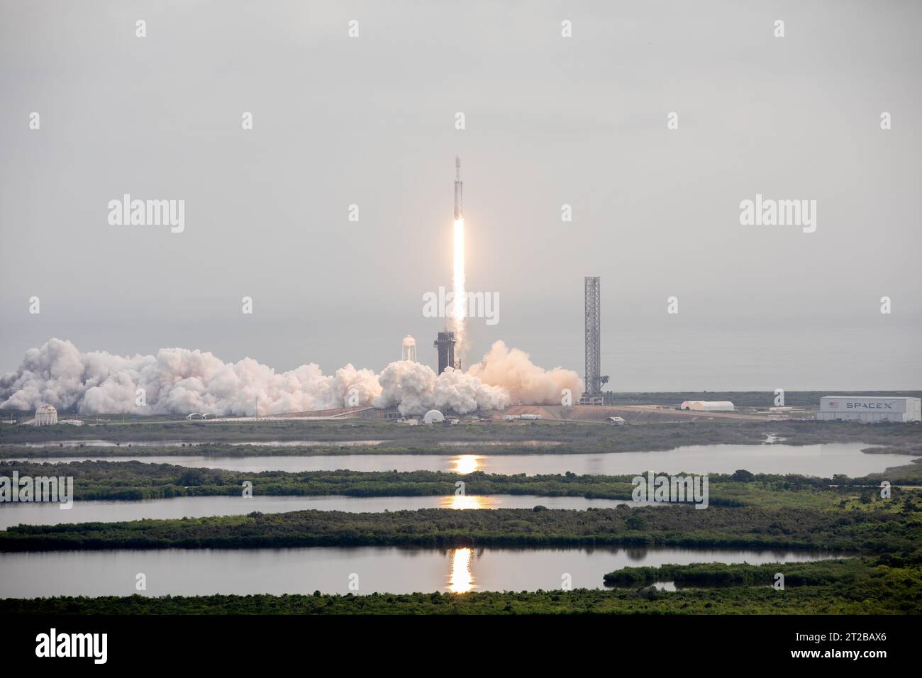 Psyche Liftoff. NASA’s Psyche spacecraft, atop a SpaceX Falcon Heavy ...