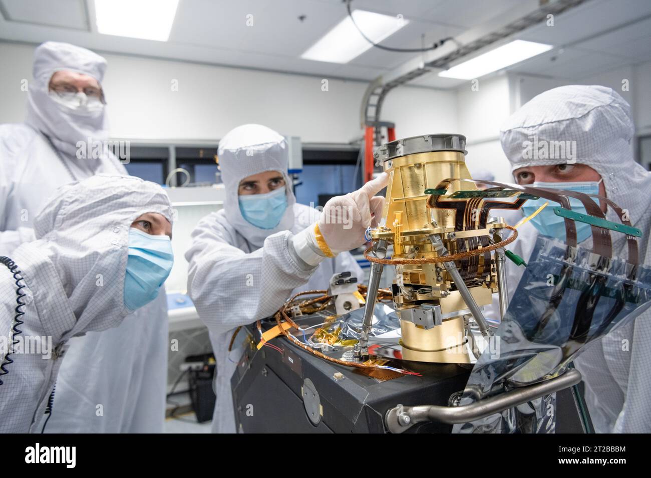 . JPL Engineers Work on Carbon Mapper Imaging Spectrometer. Engineers ...