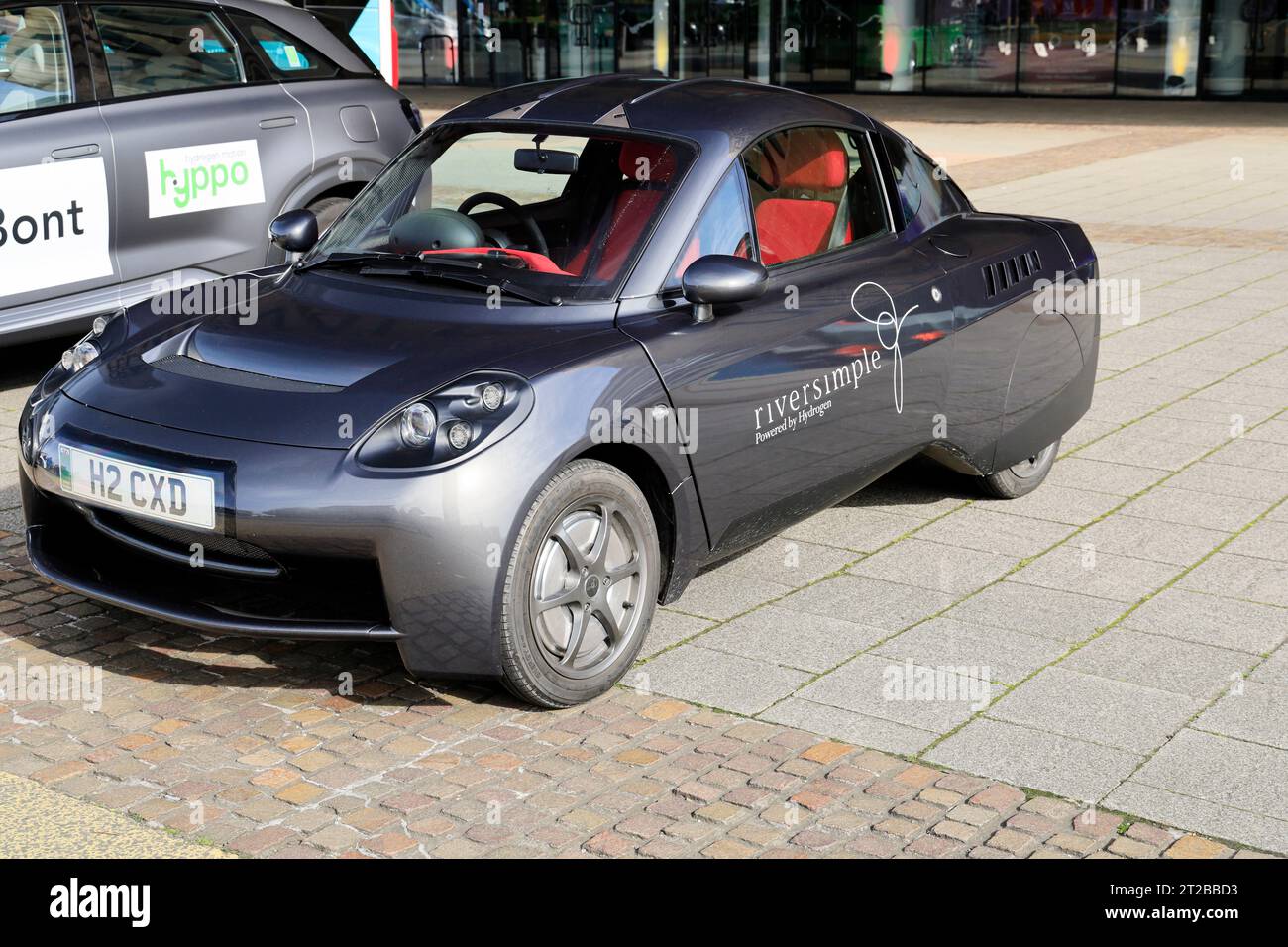 Hydrogen powered car at an event for promoting Hydrogen Powered ...