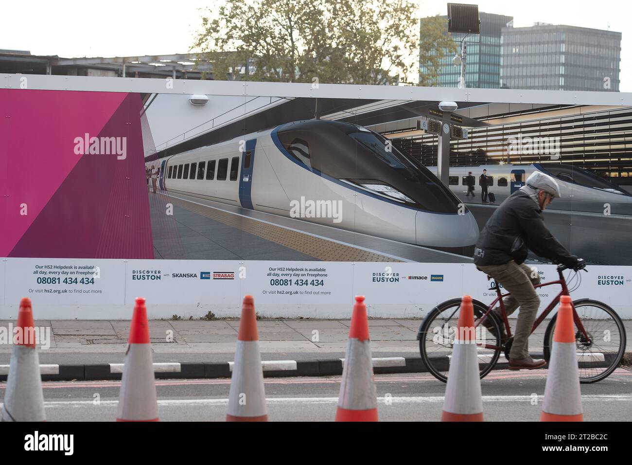 Euston, London, UK. 17th October, 2023. HS2 hoardings and construction ...