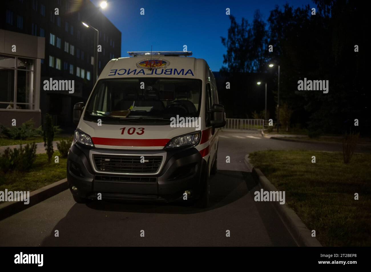 Driving ambulance night hi-res stock photography and images - Alamy