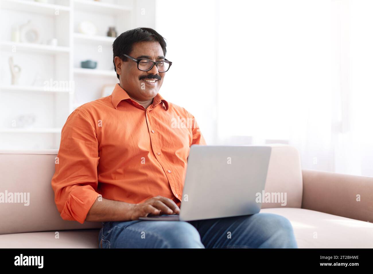 Tech savvy entertainment hi-res stock photography and images - Alamy