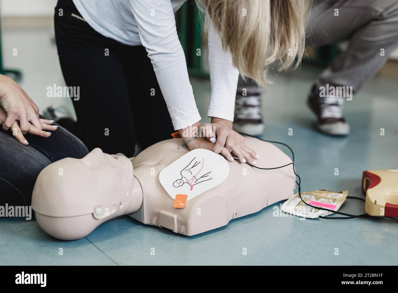 First Aid Cardiopulmonary Resuscitation Course Using Automated External Defibrillator Device