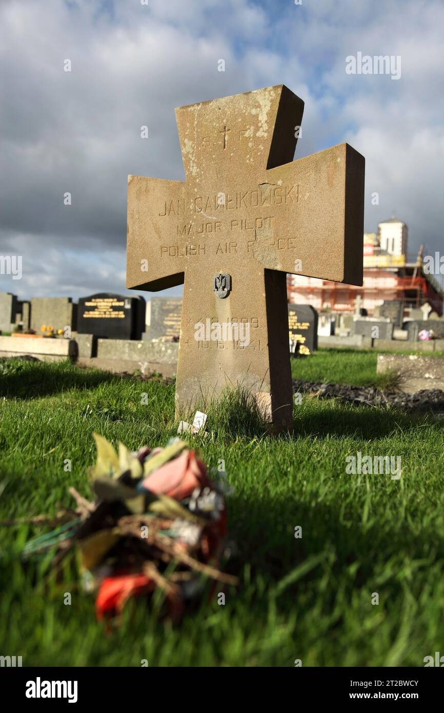 Gravestone of Polish Air Force Major Pilot Jan Kazimierz Gawlikowski ...