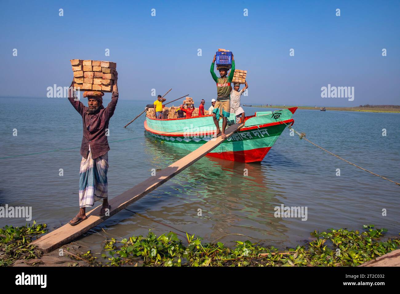 Workin boat hi-res stock photography and images - Alamy