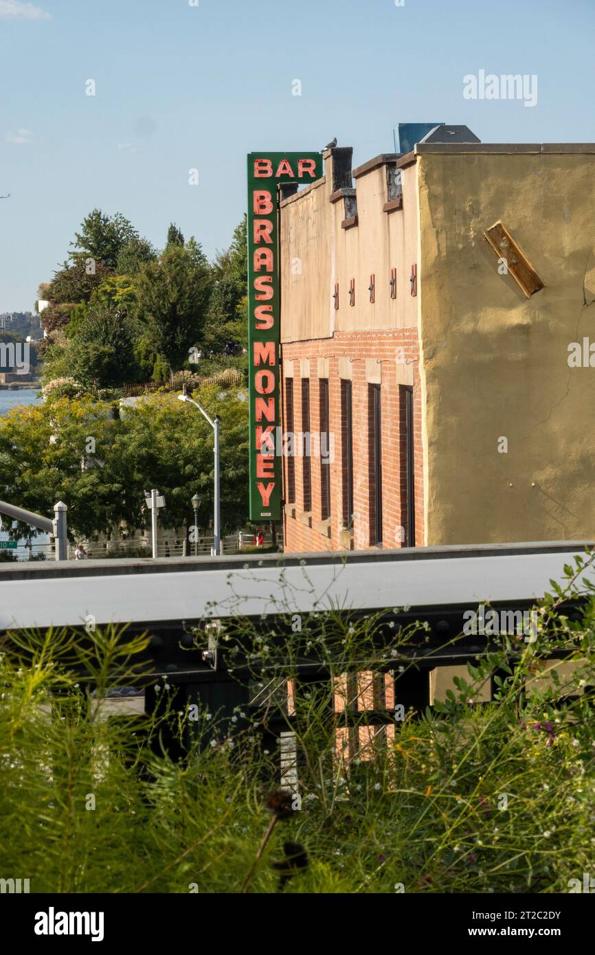 The highline is an elevated urban park that runs through the Chelsea ...