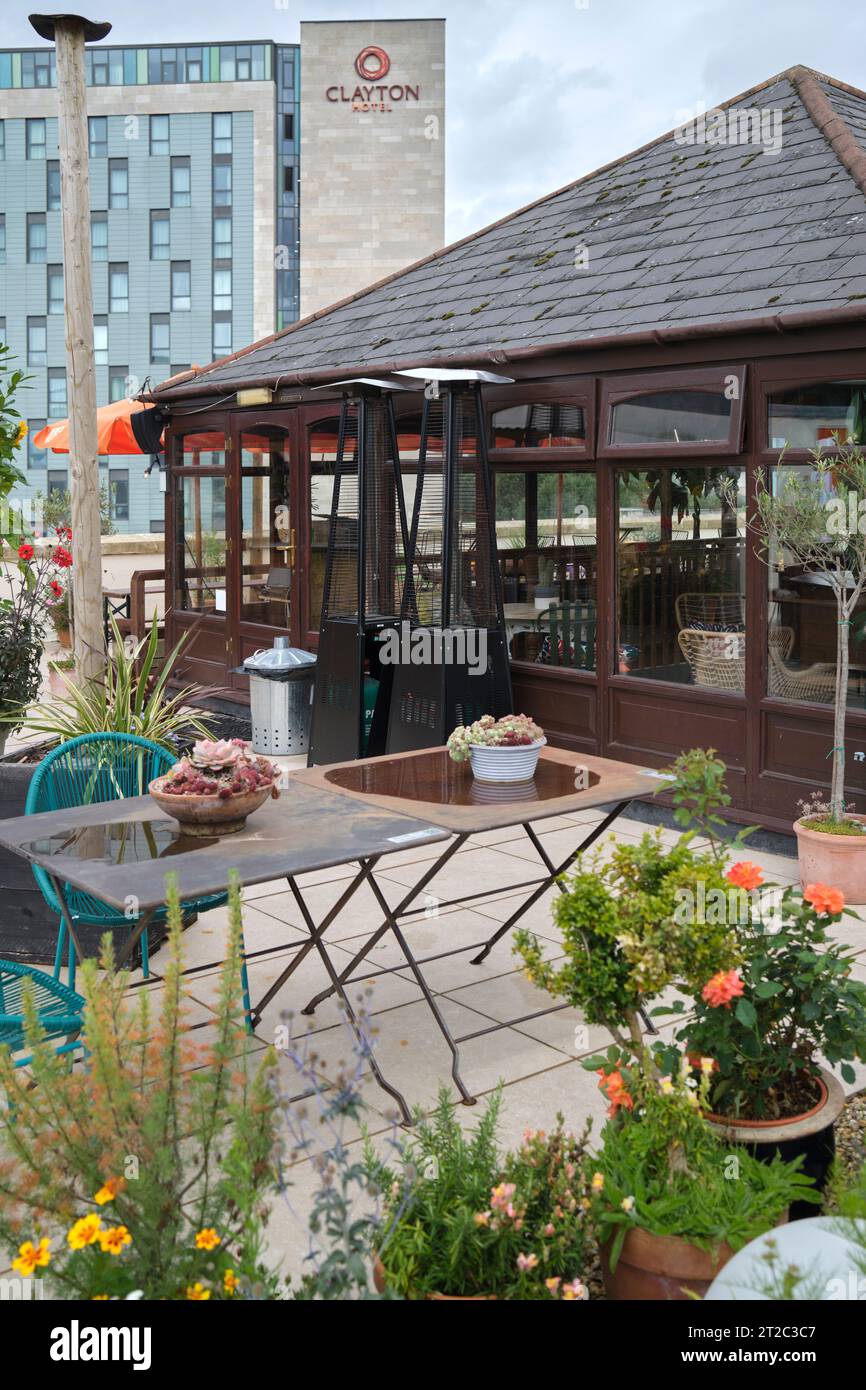 Roof Garden Terrace at Jacobs Antique Centre West Canal Wharf Cardiff ...