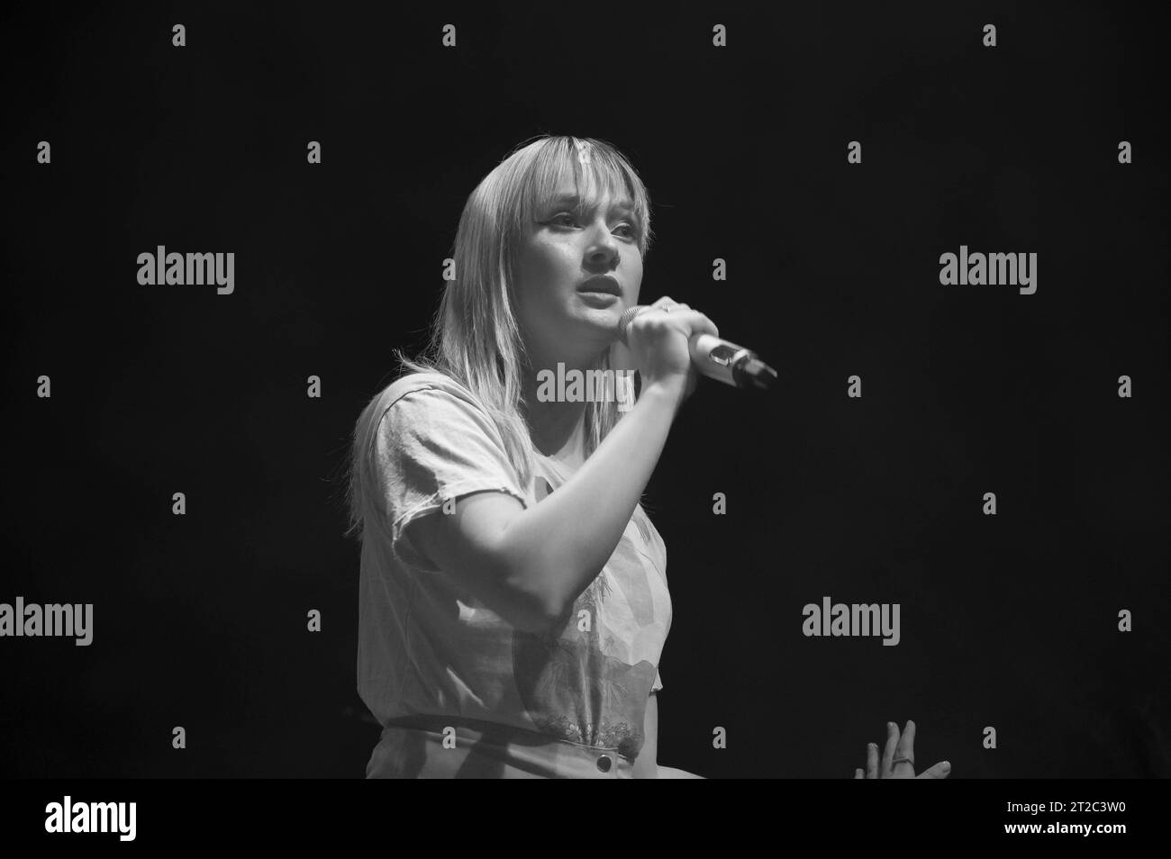 Photographs of Gretta Ray performing at o2 Academy Glasgow on the 17th ...