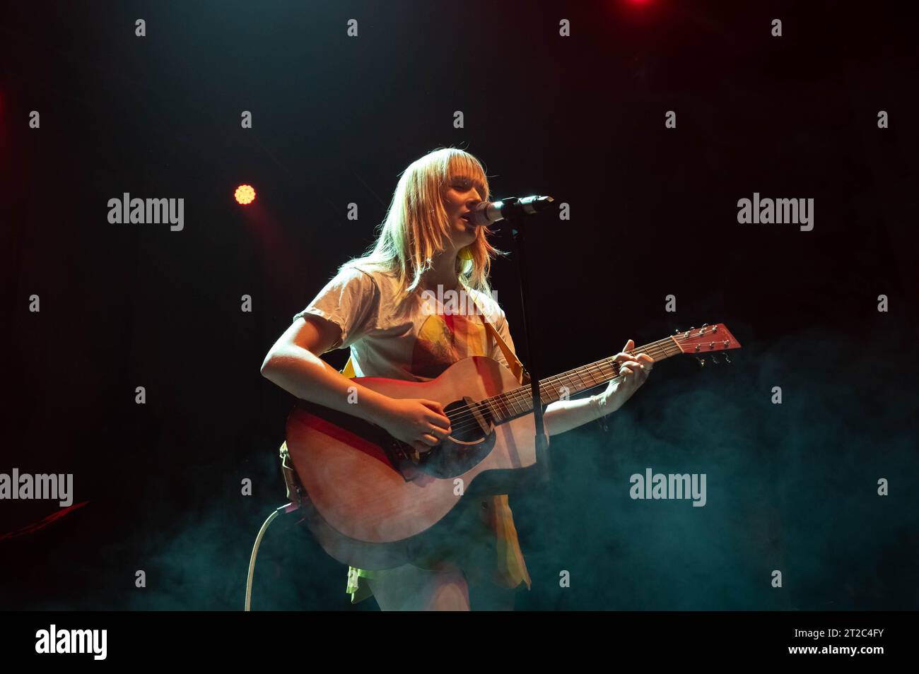 Photographs of Gretta Ray performing at o2 Academy Glasgow on the 17th ...