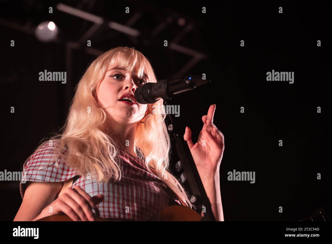 Photographs of Maisie Peters performing at o2 Academy Glasgow on the ...