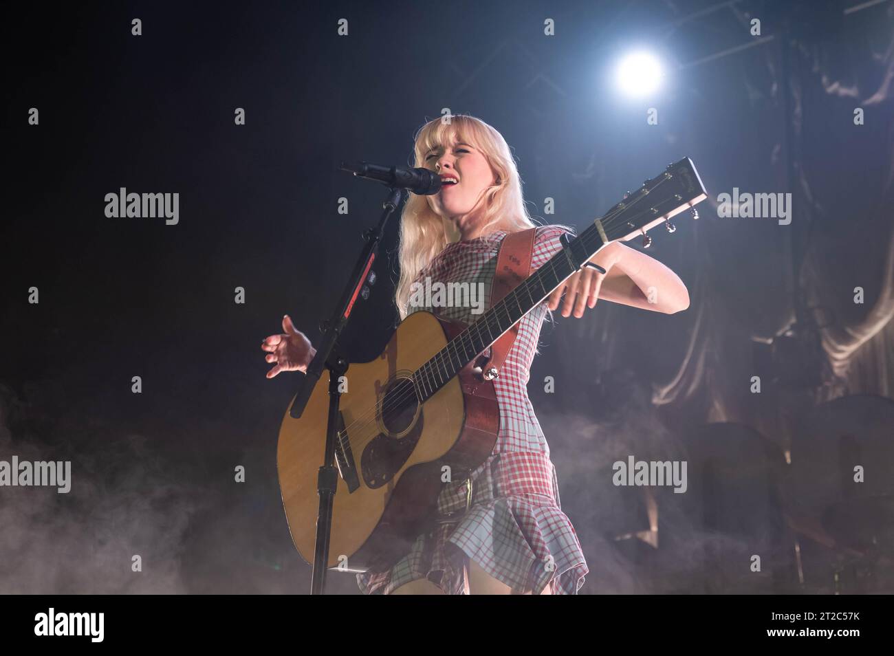 Photographs of Maisie Peters performing at o2 Academy Glasgow on the ...