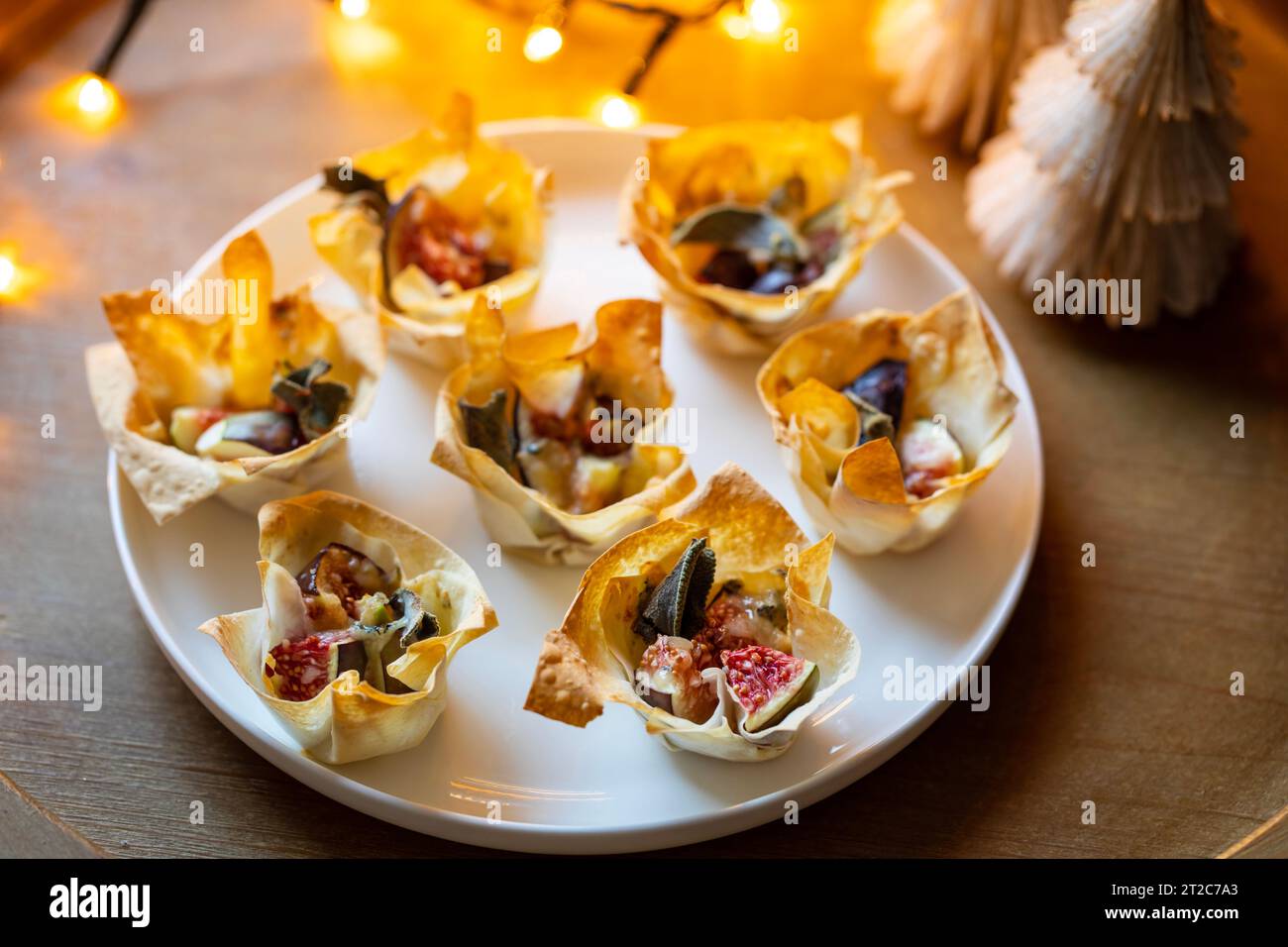 Canape cups hi-res stock photography and images - Alamy