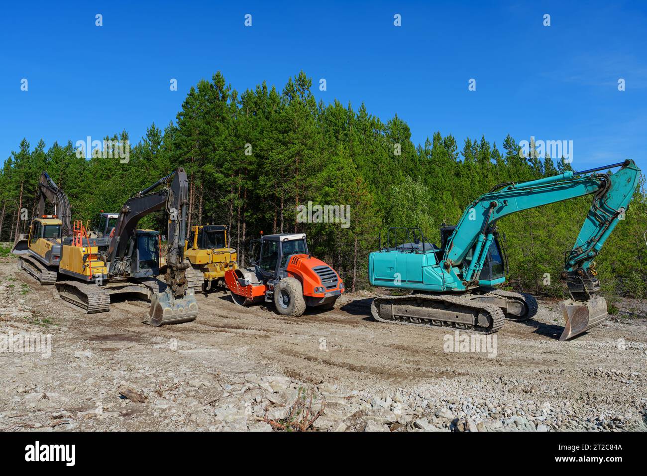 Heavy Construction Equipment, Tractors, Excavators, and Bulldozers ...