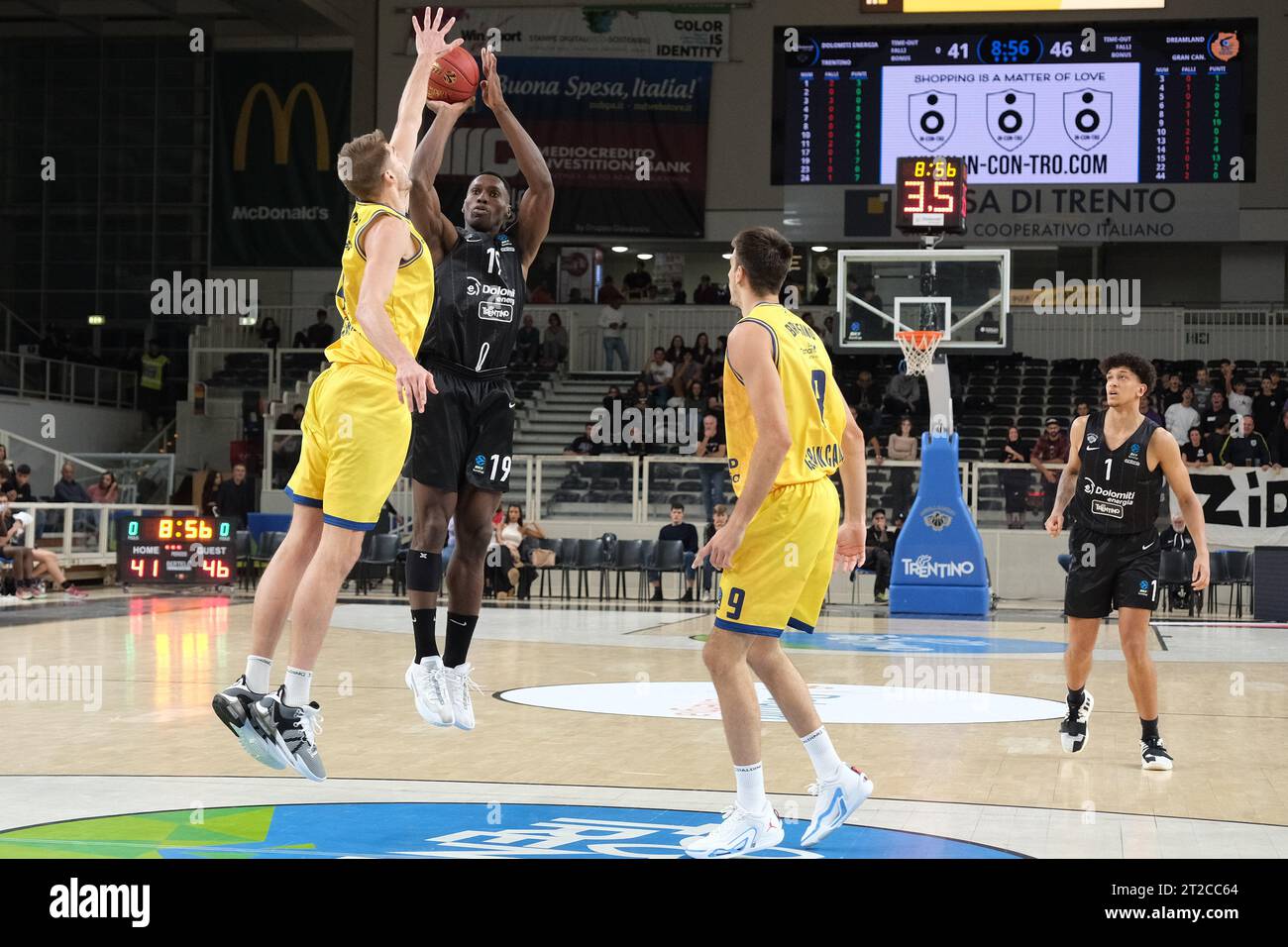 Trento, Italy. 18th Oct, 2023. Suspension shot of Paul Biligha of Dolomiti Trentino Energia ...