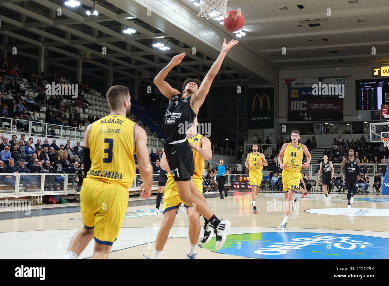 Baloncesto dolomiti hi-res stock photography and images - Alamy