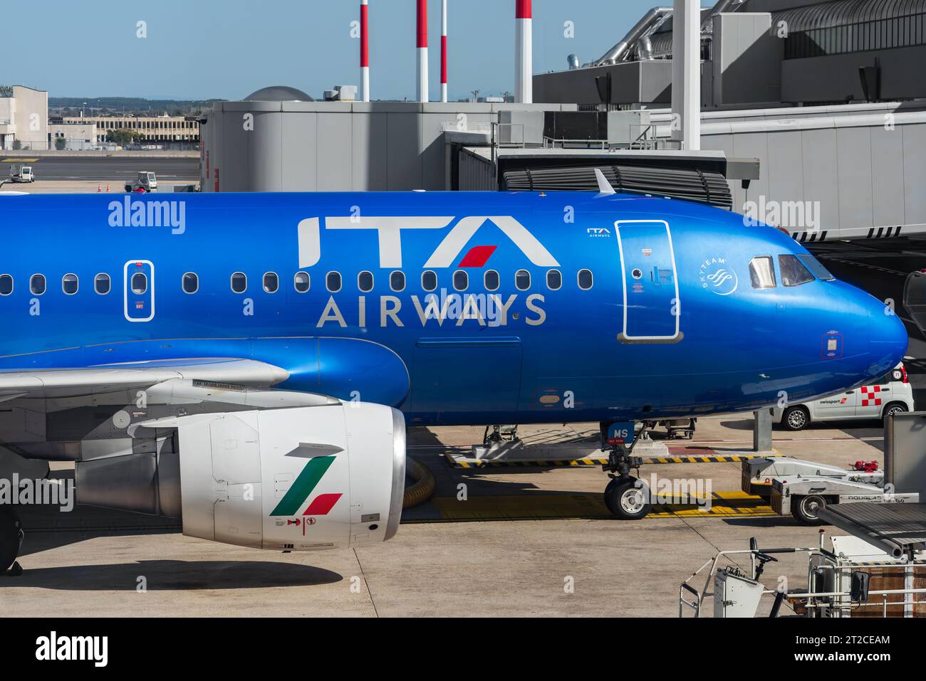 Rome airport fiumicino exterior hi-res stock photography and images - Alamy