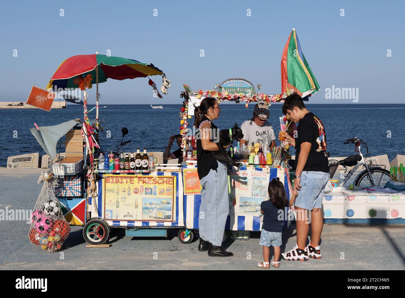 Drink & food vendor on the seafront promenade in Palermo, Sicily Stock ...