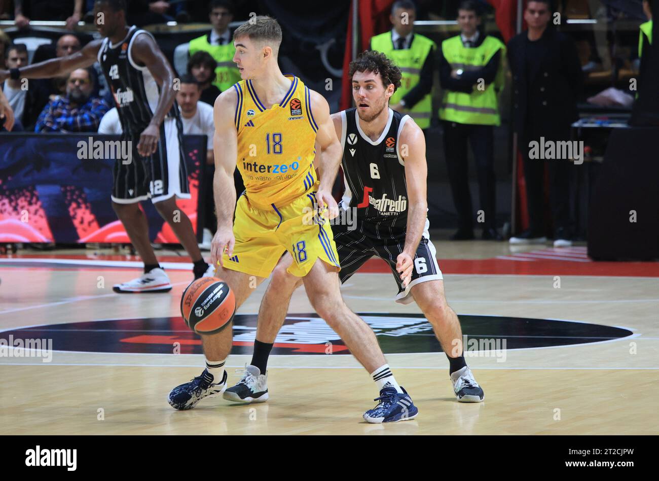 Bologna, Italy. 18th Oct, 2023. Ziga Samar (Alba Berlin) (L) in action ...
