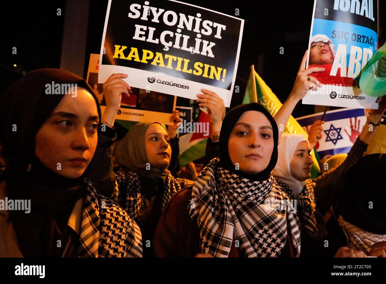Istanbul, Istanbul, Turkey. 18th Oct, 2023. Hundreds of Turks and ...