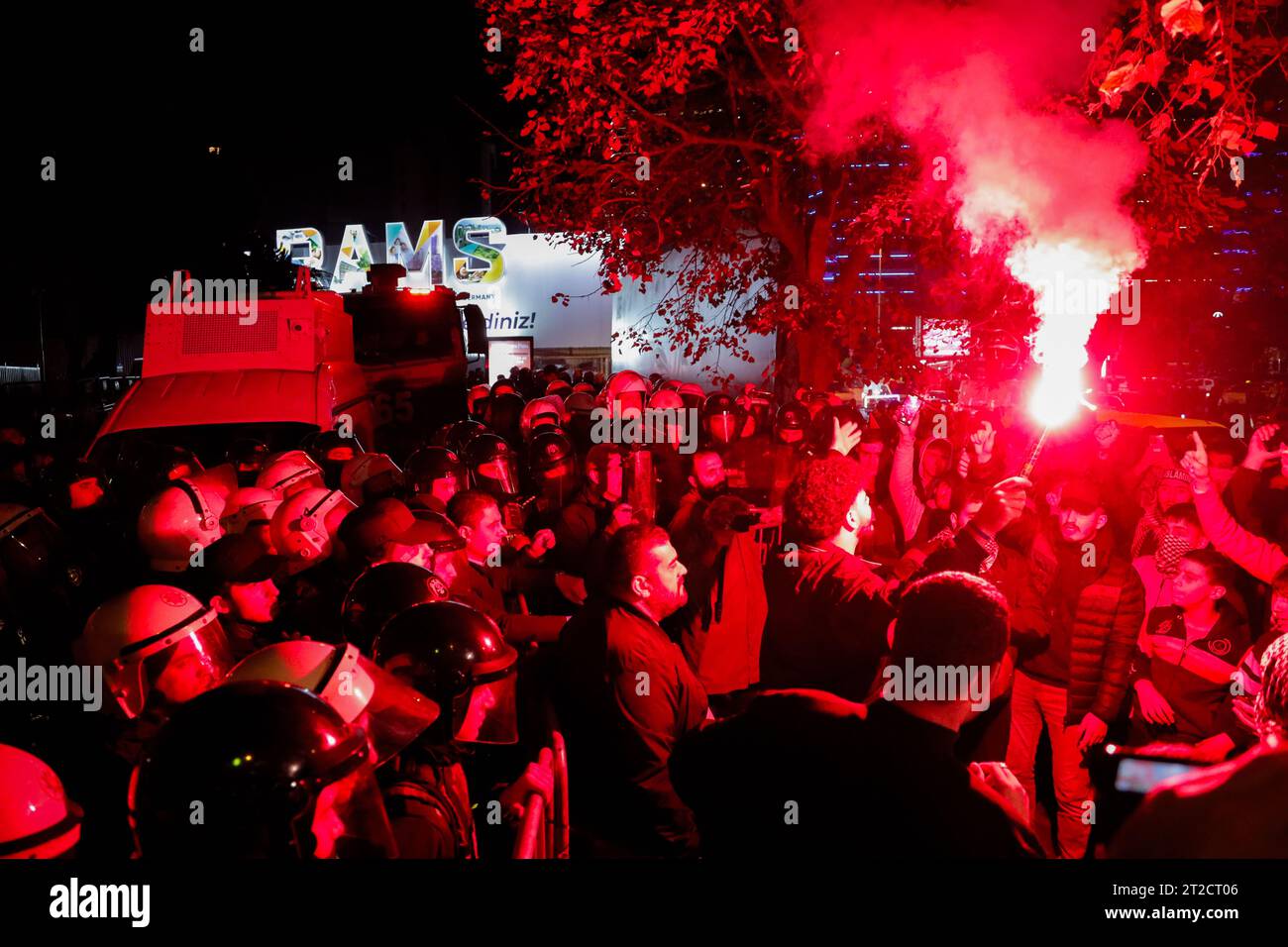 Istanbul, Istanbul, Turkey. 18th Oct, 2023. Hundreds of Turks and ...