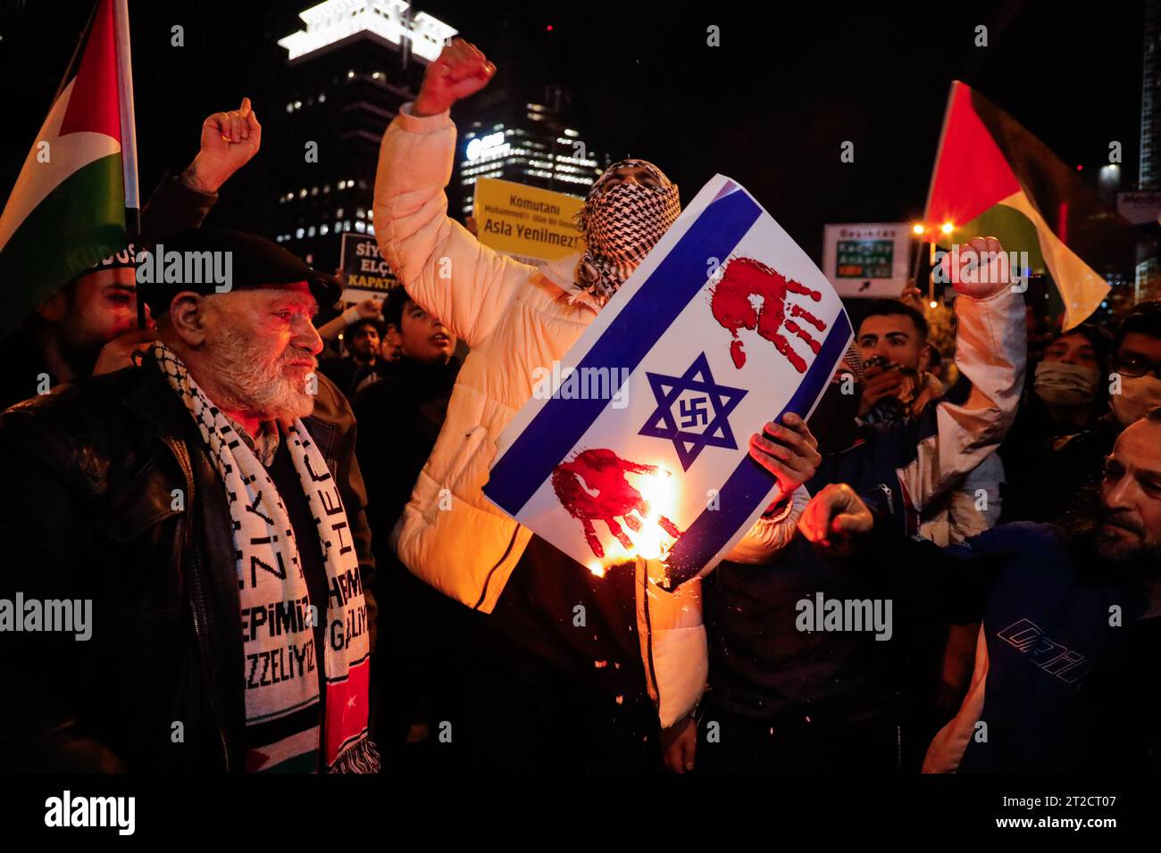 Istanbul, Istanbul, Turkey. 18th Oct, 2023. Hundreds of Turks and ...