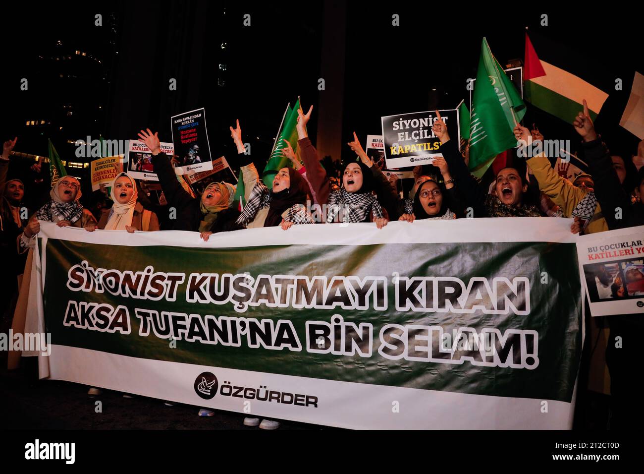 Istanbul, Istanbul, Turkey. 18th Oct, 2023. Hundreds of Turks and ...