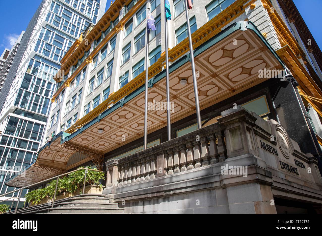 State courts hi-res stock photography and images - Alamy