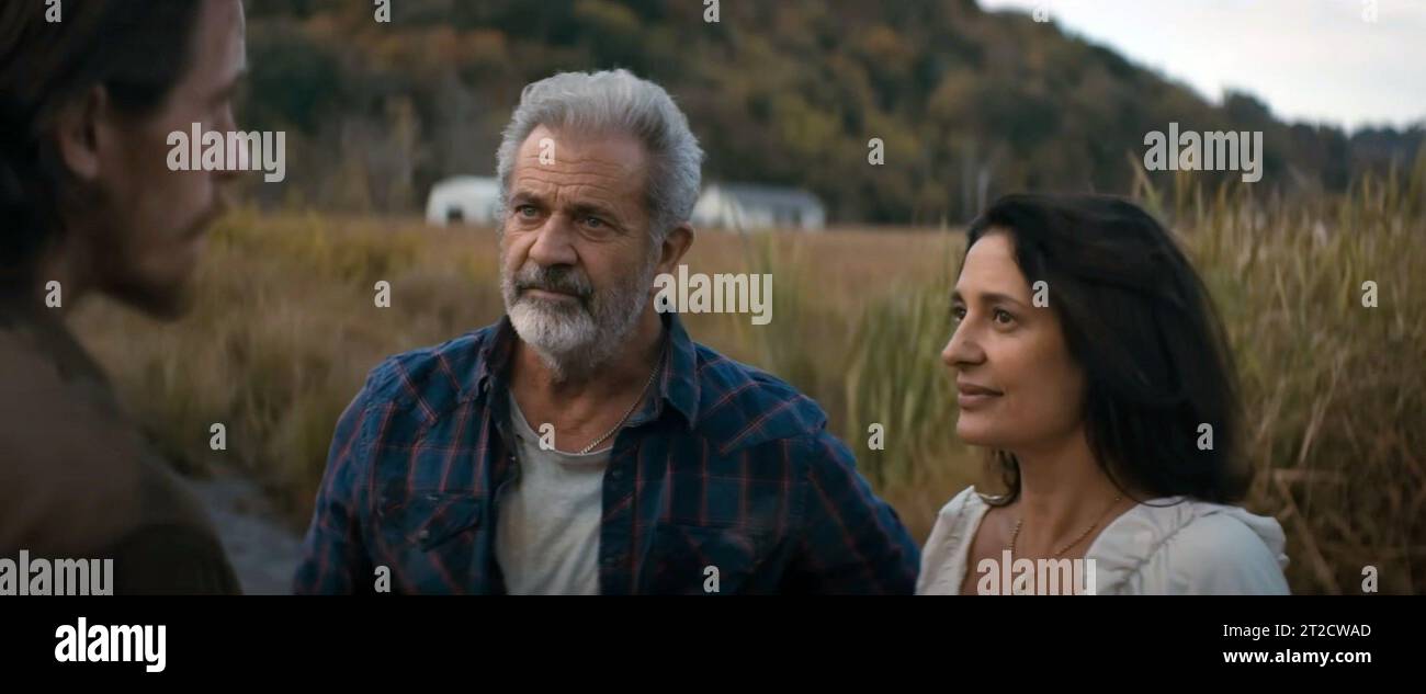 DESPERATION ROAD, from left: Garrett Hedlund, Mel Gibson, Paulina ...