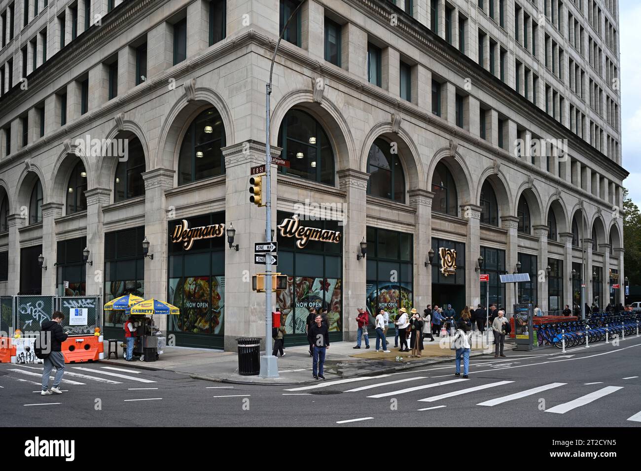 Photo by: NDZ/STAR MAX/IPx 2023 10/18/23 Grand opening of Wegmans first ...