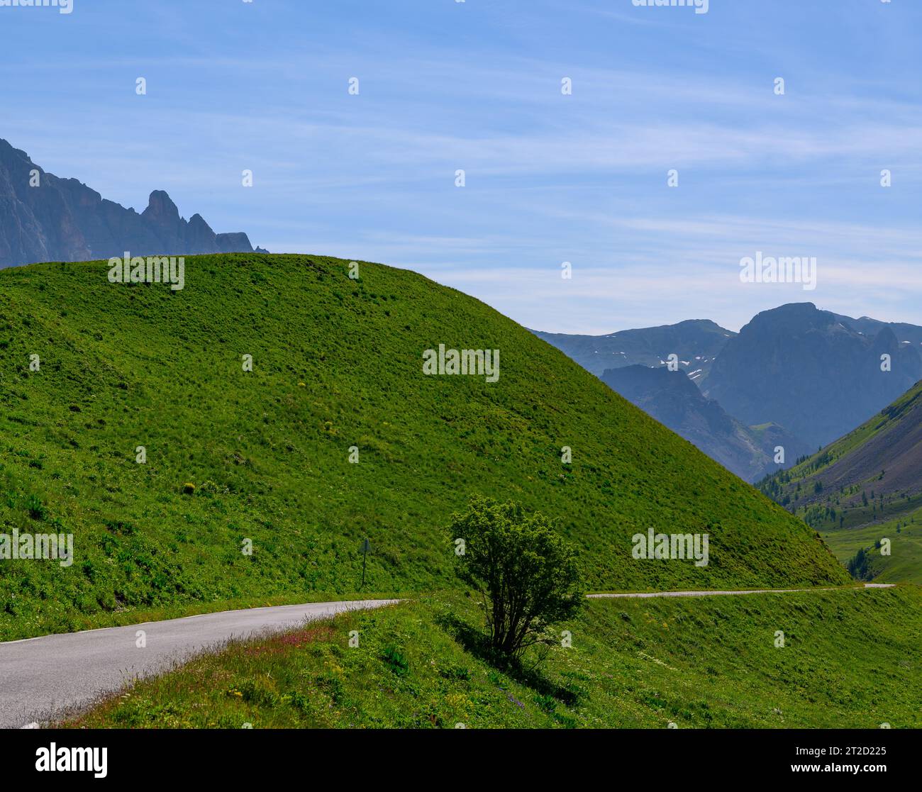 Narrow mountains road from Col de Lautaret to Col du Calibier ...