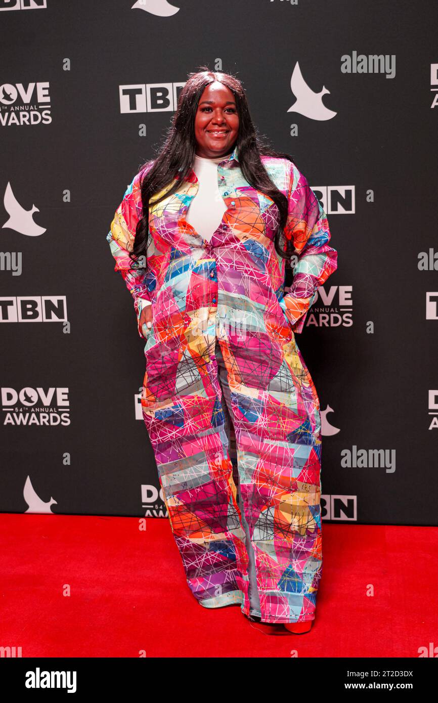 Nashville, Tennessee, USA, October 17, 2023. Naomi Raine On the red ...