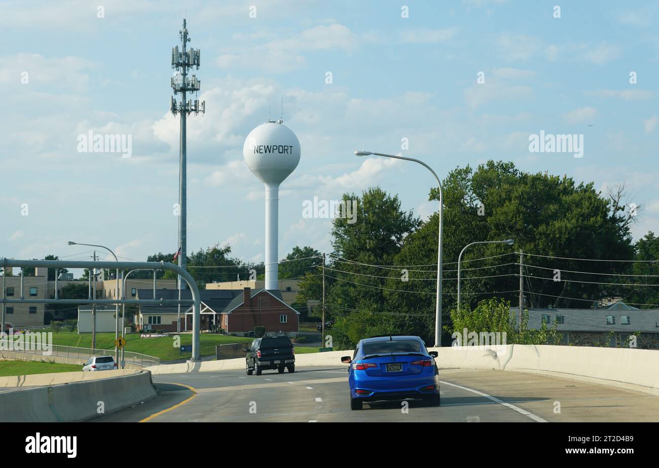 Newport, Delaware, U.S.A - October 15, 2023 - The traffic on Route 141 ...