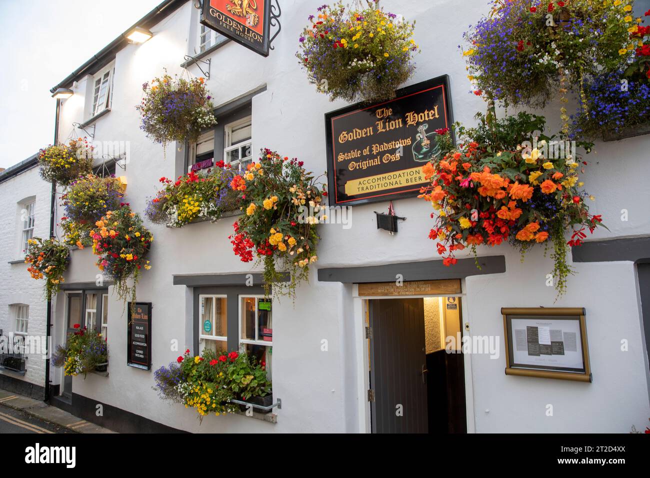 Padstow Cornwall, the Golden Lion hotel and restaurant, oldest Inn in ...