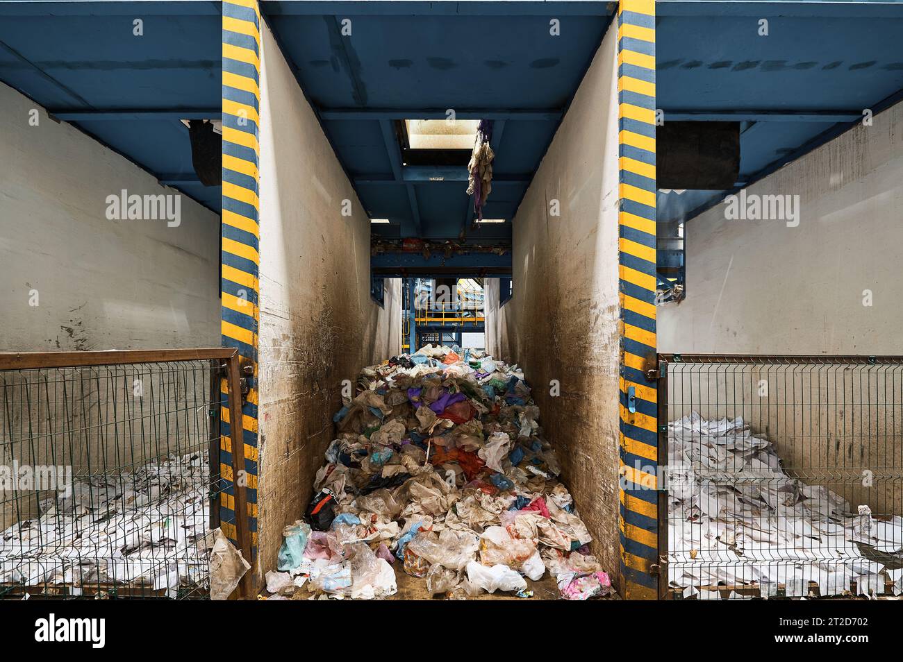 Accumulative hopper for plastic bags and bags. Separate sorting of ...