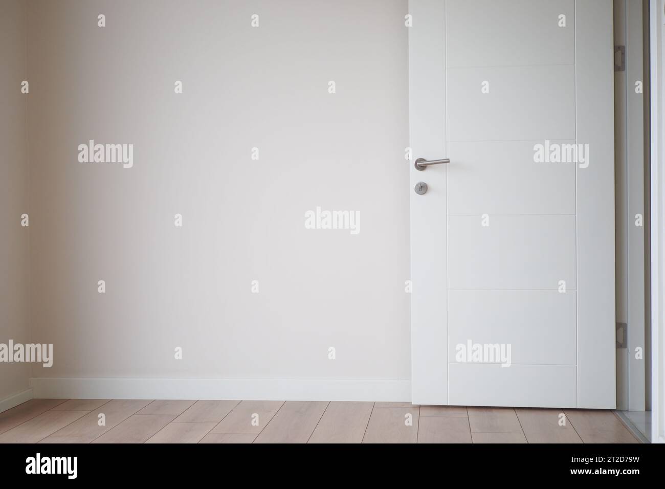 Empty interior corner bright hi-res stock photography and images - Alamy