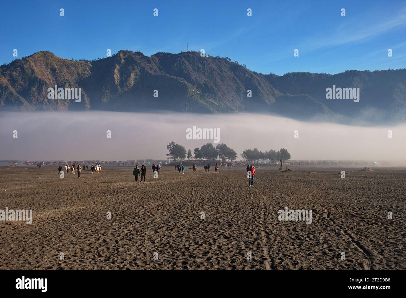 People walking on volcano hi-res stock photography and images - Alamy