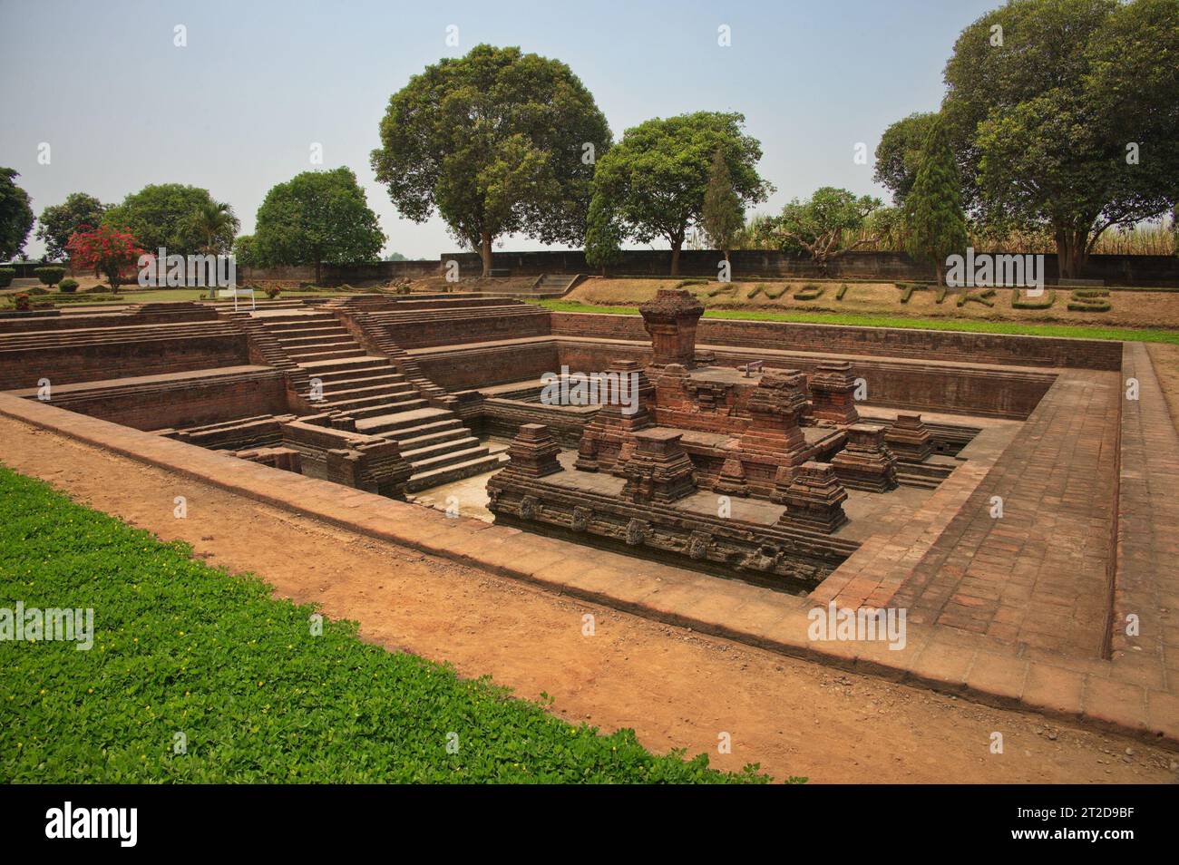 Candi tikus bathing place trowulan hi-res stock photography and images ...