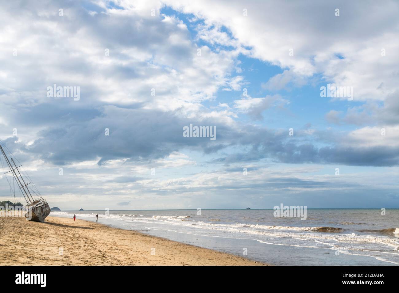 Yorkeys Knob beach, Yorkeys Knob, Cairns, Queensland, Australia Stock ...