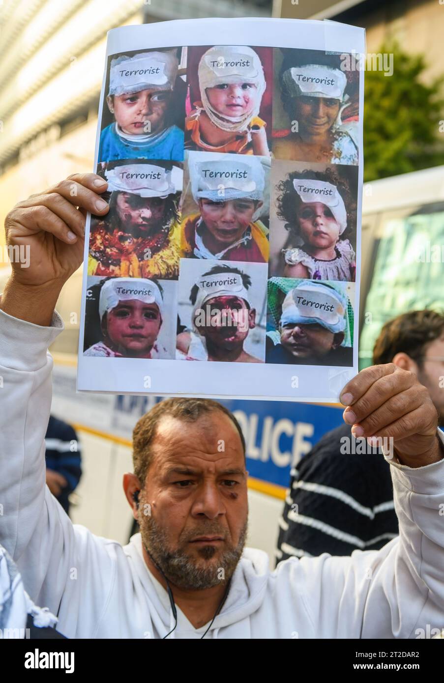 Palestinian kids in israel hi-res stock photography and images - Alamy