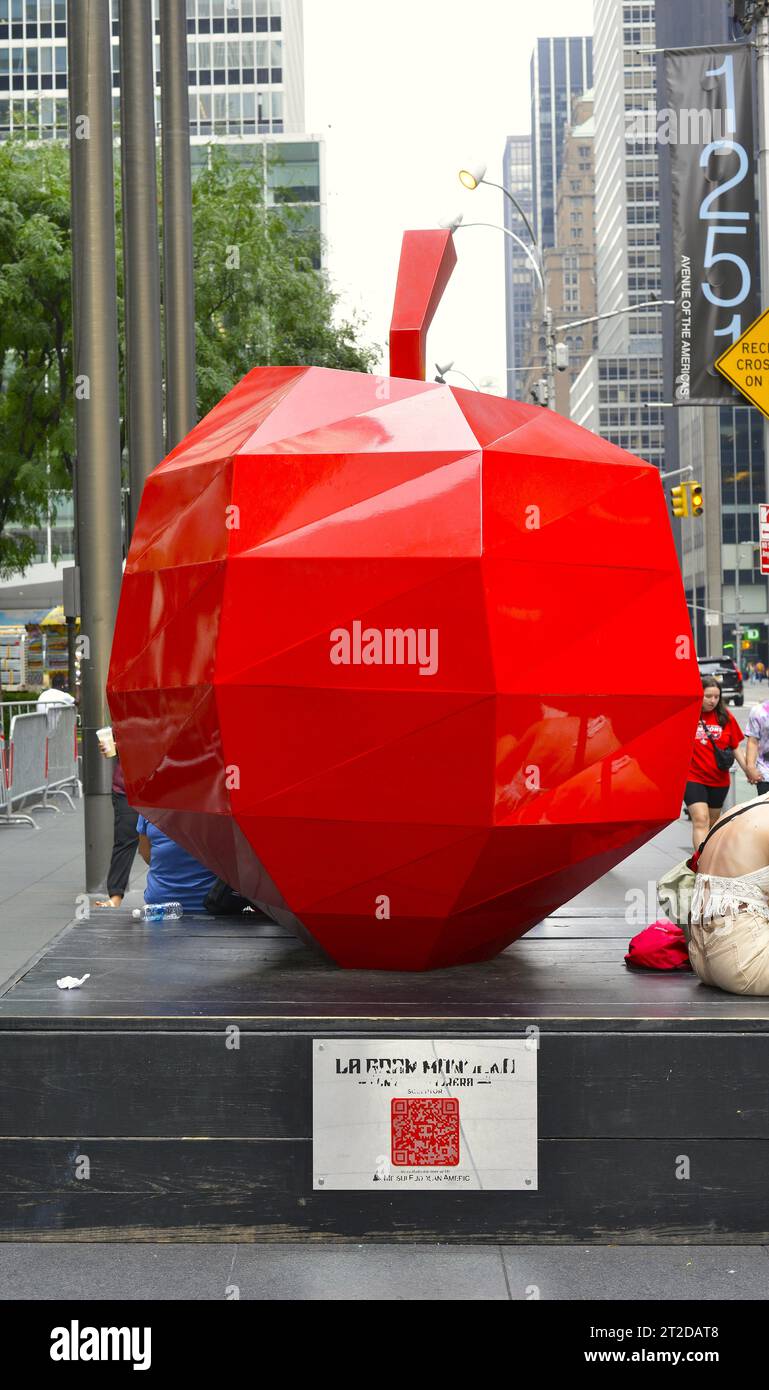 Sculpture of The Big Apple in Manhattan, New York, USA Stock Photo - Alamy