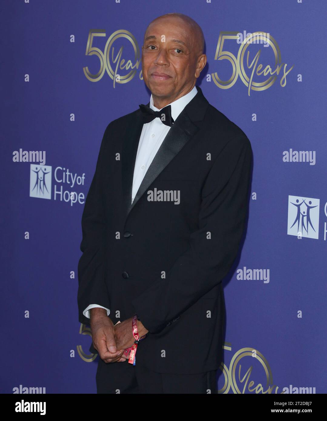 Russell Simmons arrives at The City of Hope Spirit of Life Gala held at ...