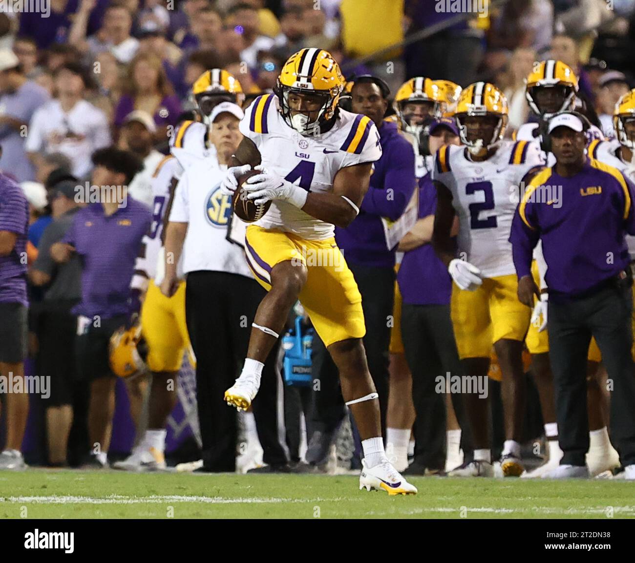 LSU Tigers running back John Emery Jr. (4) catches a pass during a ...