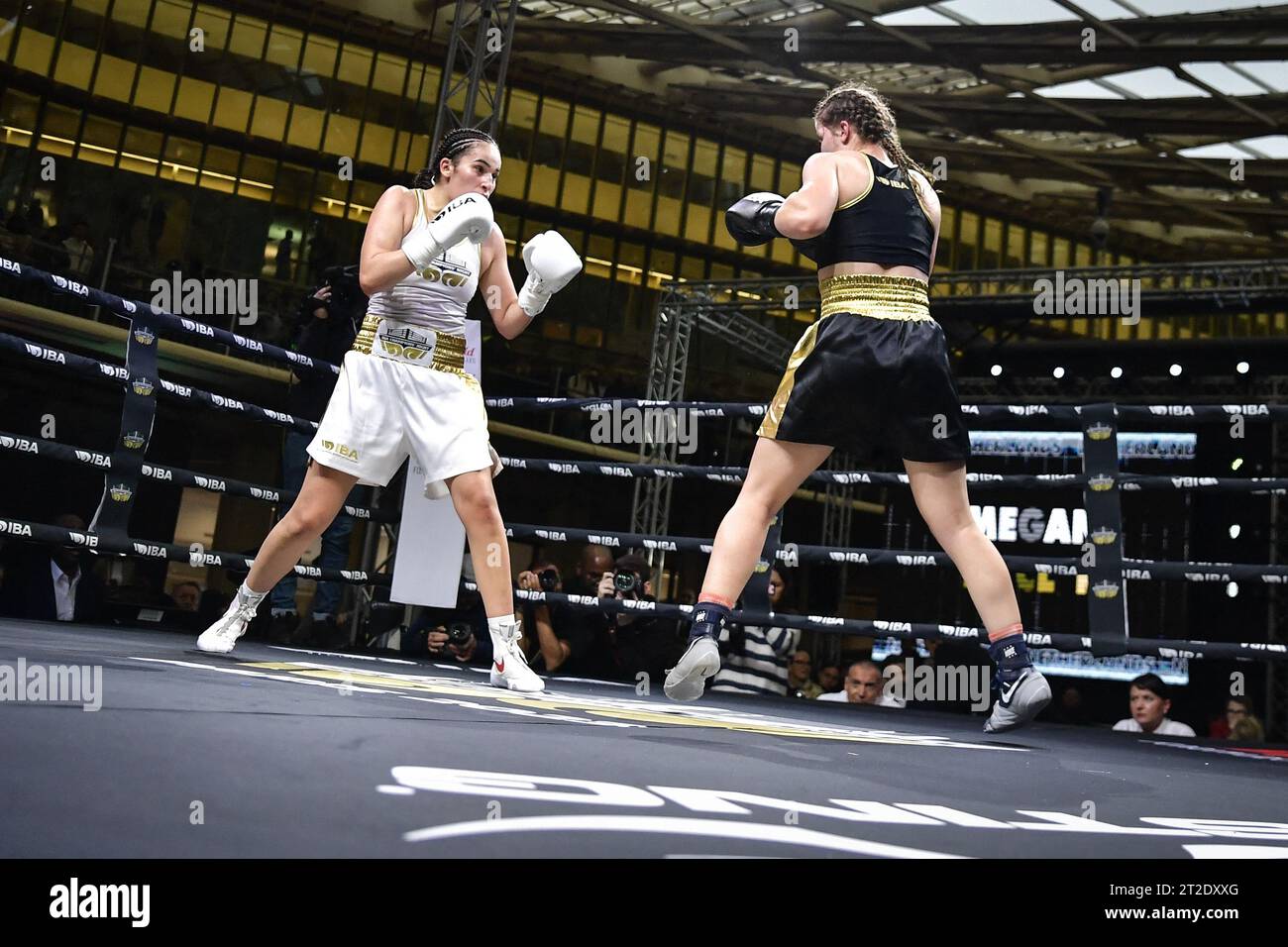 Paris, France. 18th Oct, 2023. French boxerFatia Benmessahel (L ...