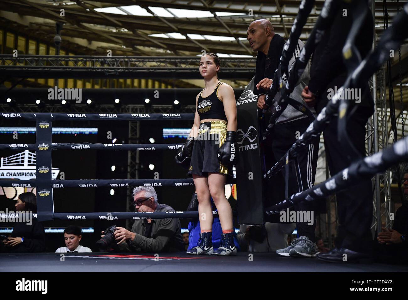 Paris, France. 18th Oct, 2023. Dutch boxer Megan de Cler stands up ...