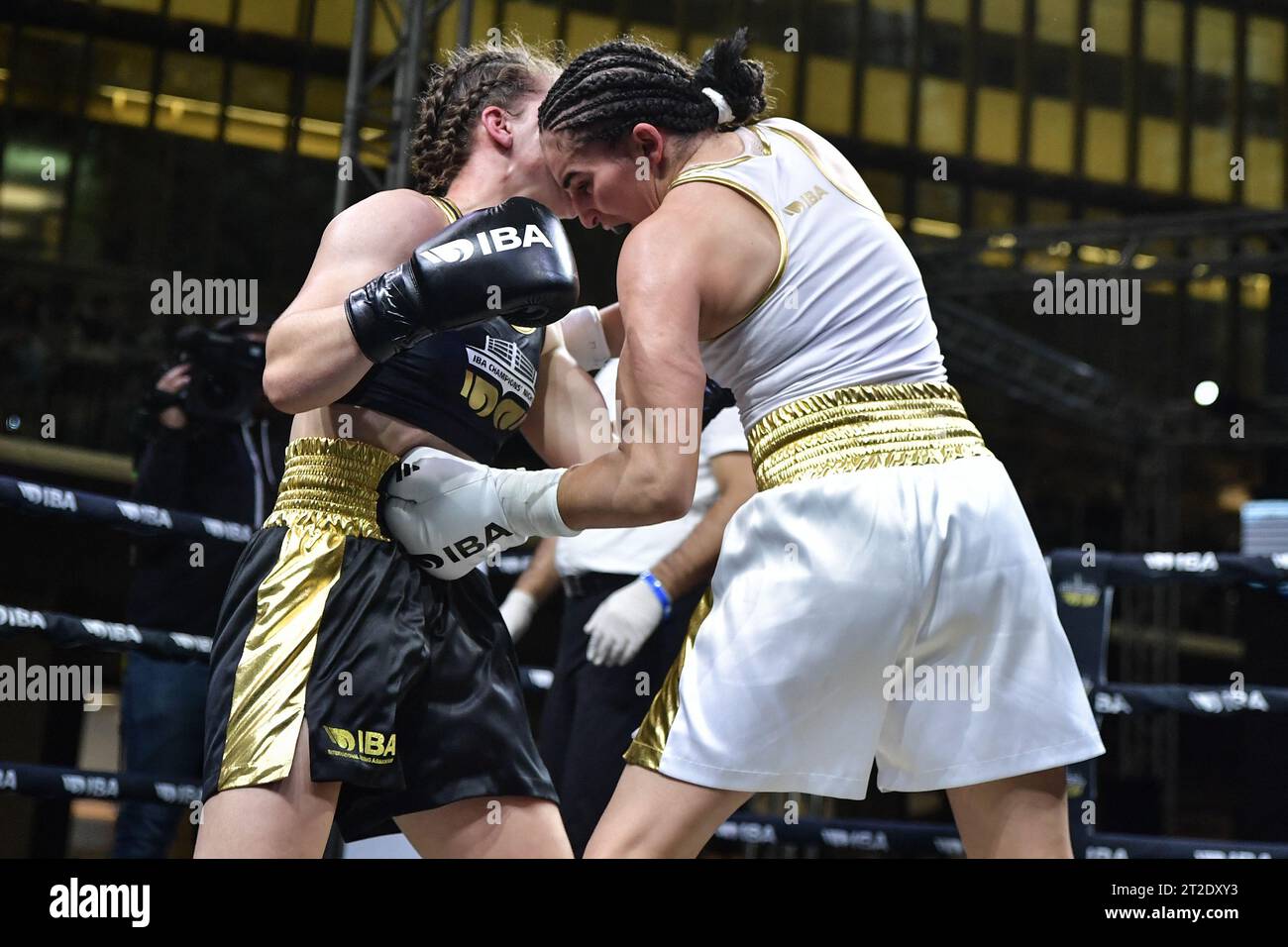 Paris, France. 18th Oct, 2023. French boxerFatia Benmessahel (R ...
