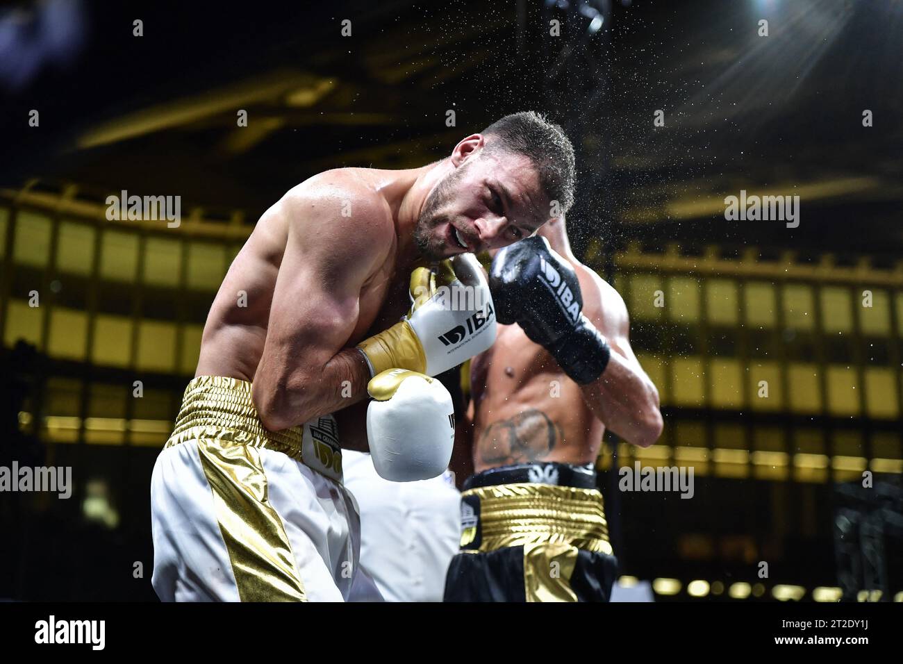 Paris, France. 18th Oct, 2023. Croat boxer Gabrijel Veocic (front ...