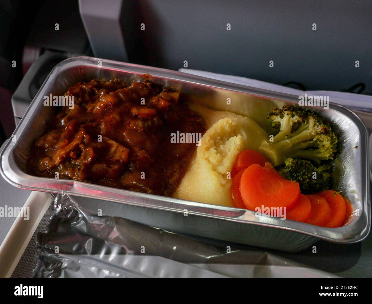 18.10.2023: Flugzeugessen, Bordverpflegung Economy in einem Airbus A380 ...