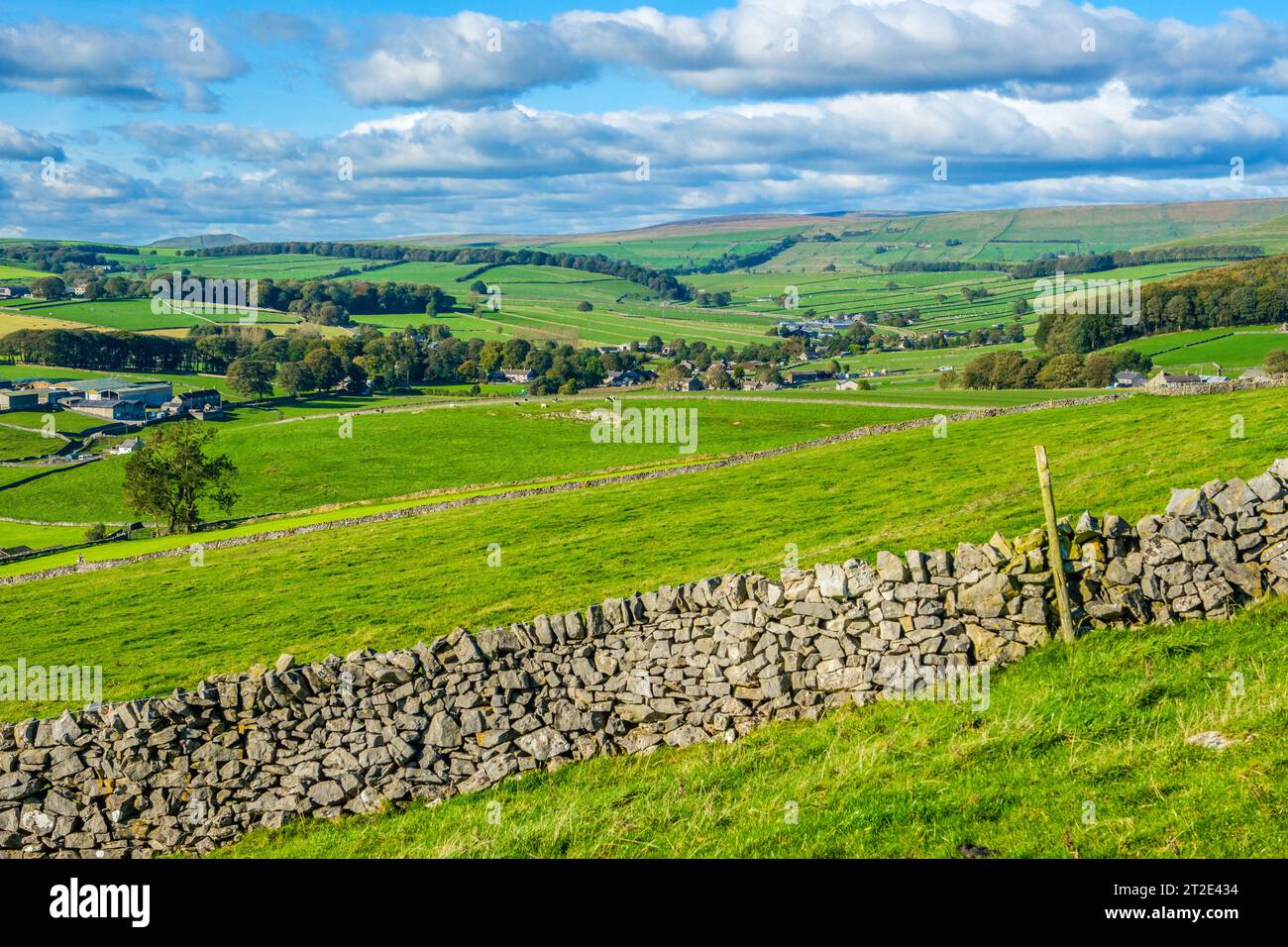 Peak forest hi-res stock photography and images - Alamy